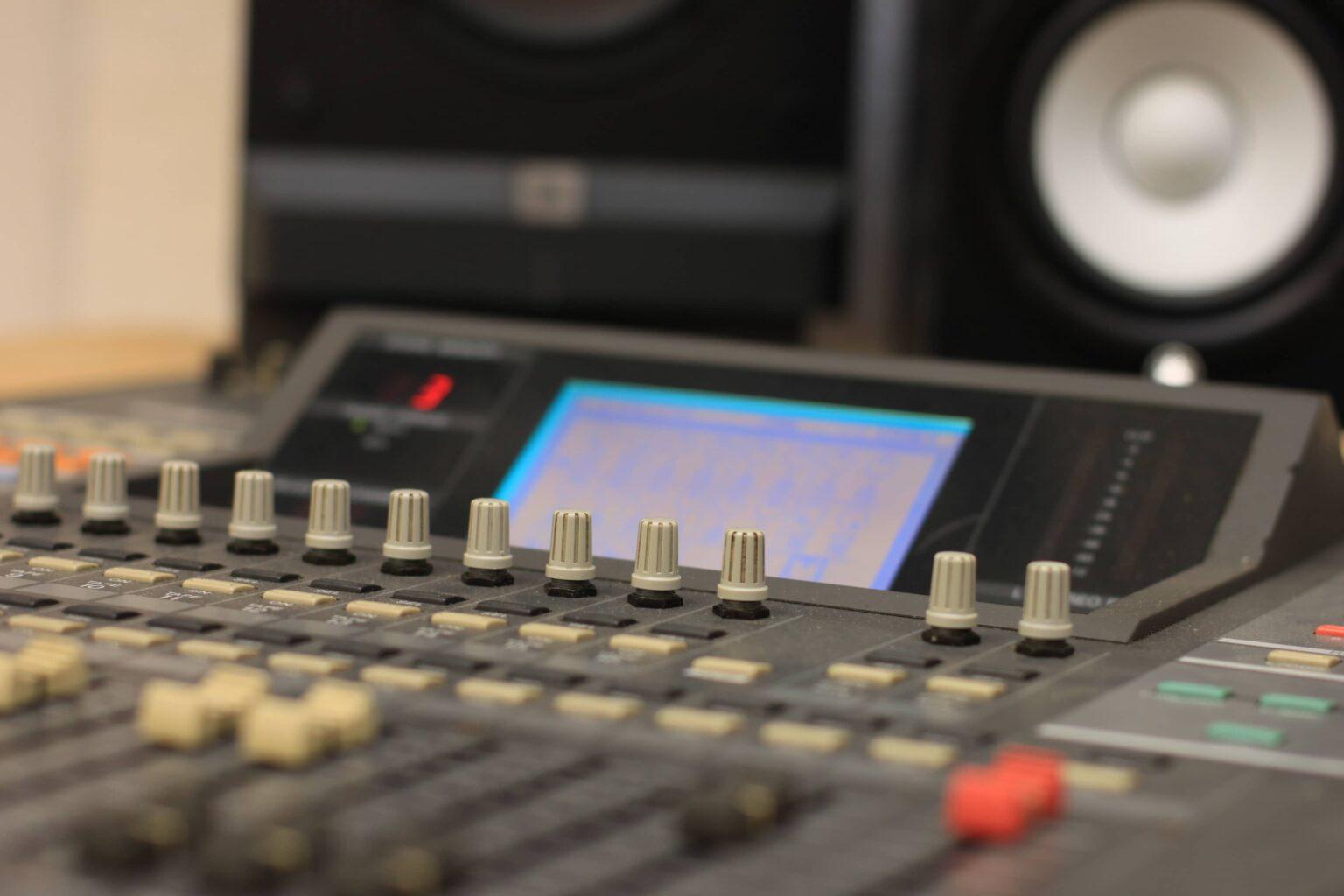 How to professionally master a song step by step? - Major Mixing